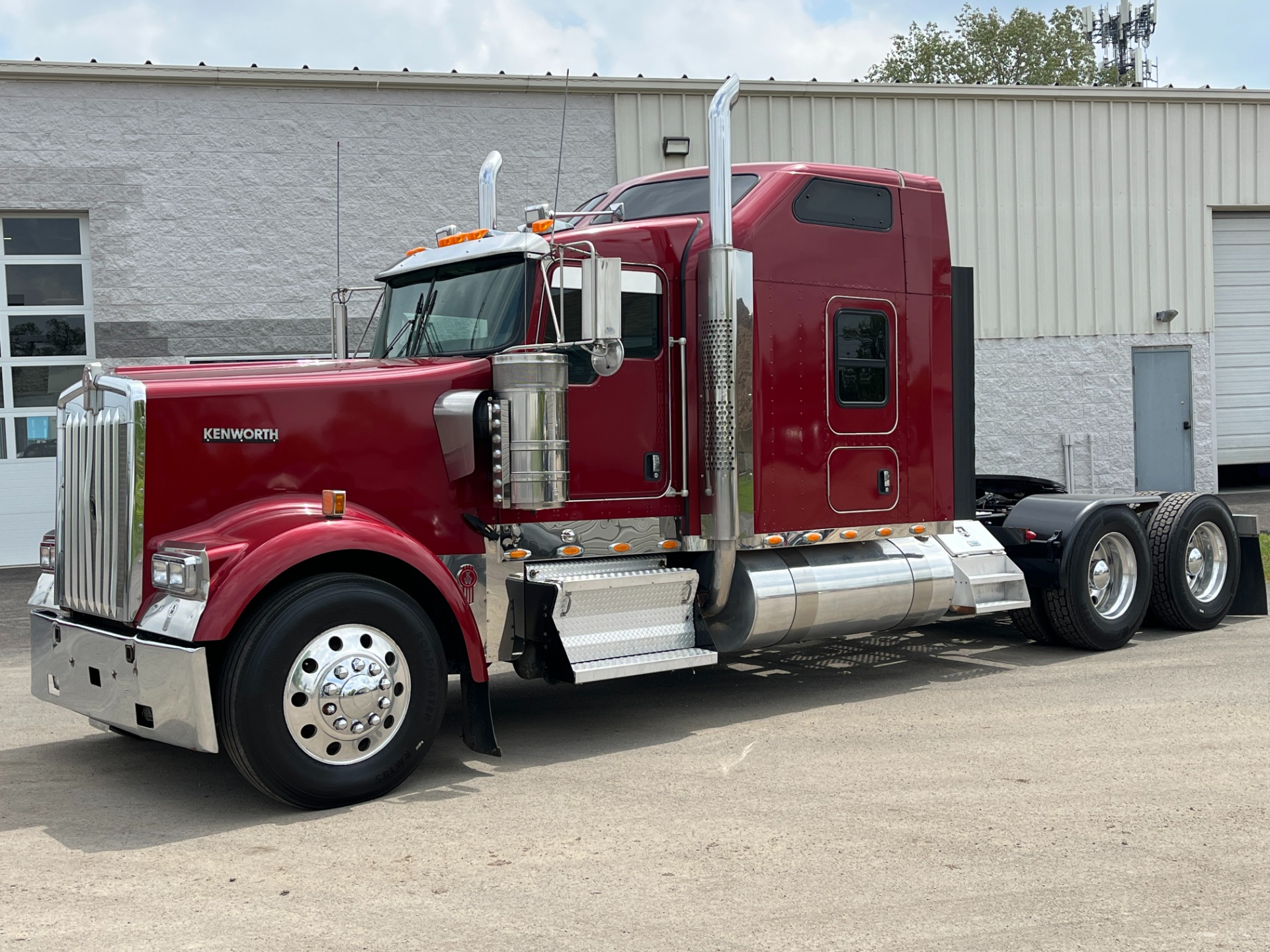 Used 2017 Kenworth W900 Raised Sleeper Glider Cat 3406 550 Hp