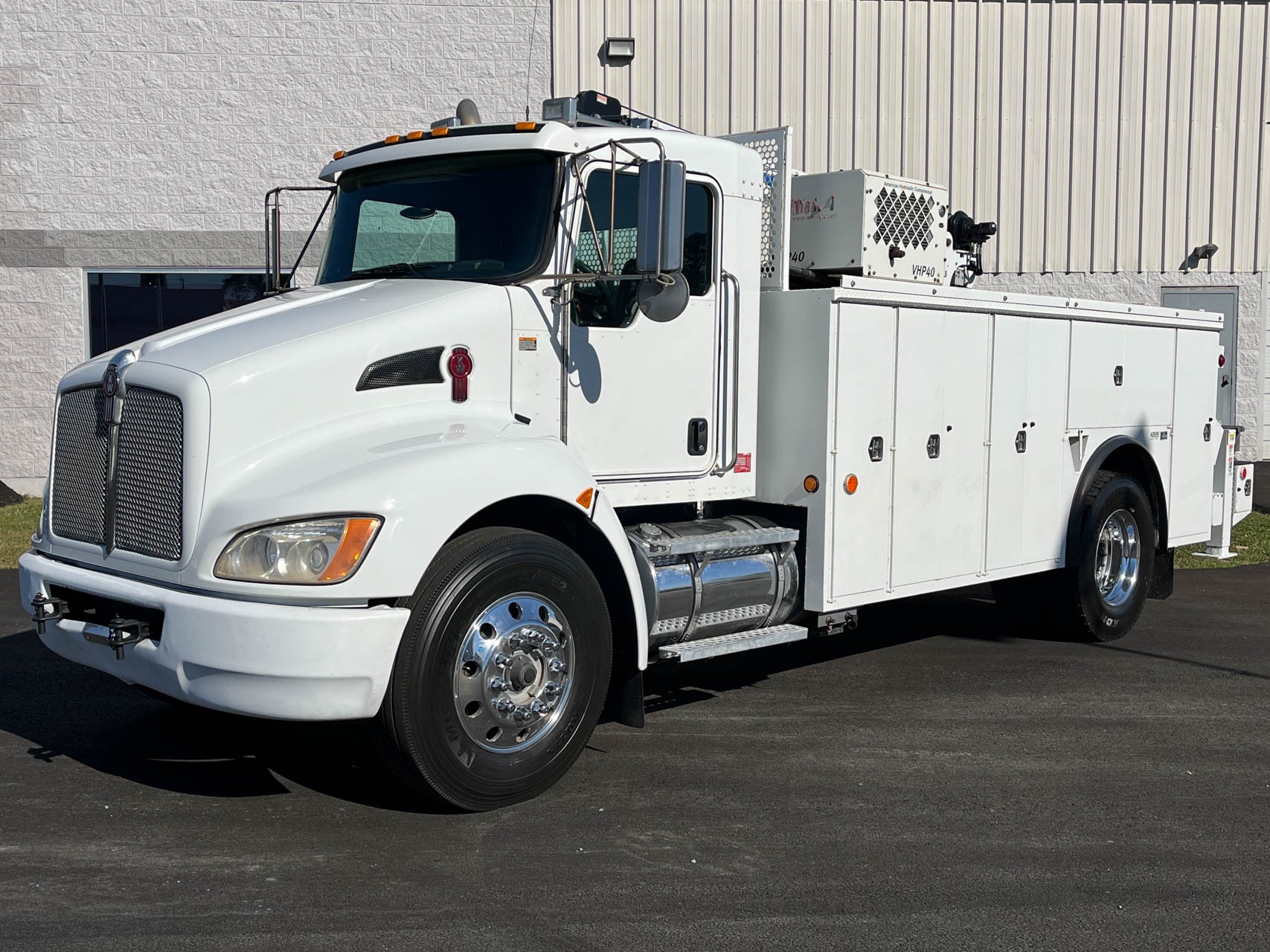 Used 2015 Kenworth T370 Service Truck with Crane For Sale (Sold) | Midwest Truck Group Stock #21112