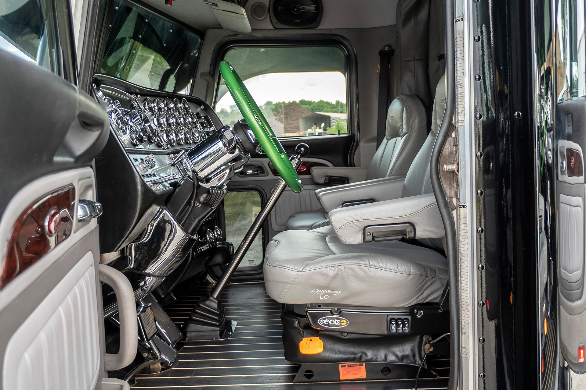1997 Peterbilt 379 Interior